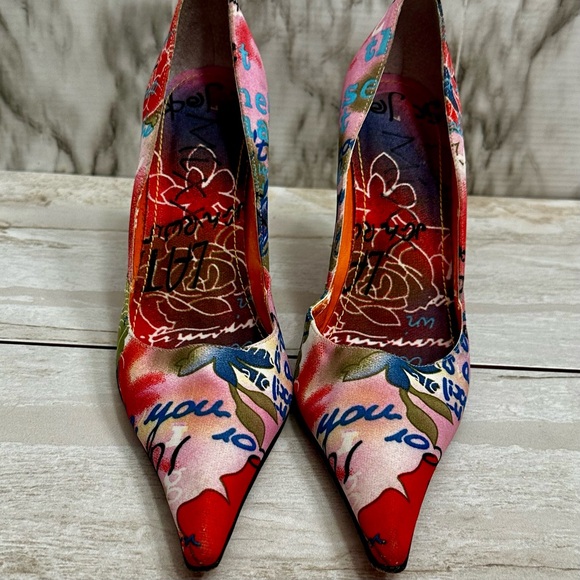 Mixx Shuz | Shoes | Mixx Shuz Graffiti Pointed Toe Stiletto Heels ...
